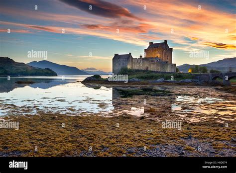 Magnifique Coucher De Soleil Sur Le Château Deilean Donan Dans Les