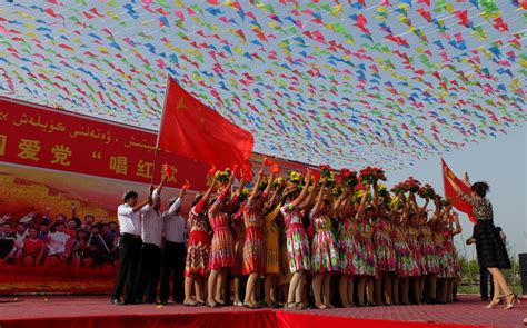 新疆伽师县江巴孜乡举行“唱红歌、颂祖国”合唱比赛央广网