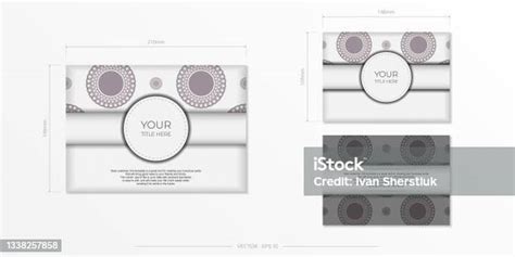 텍스트와 빈티지 장식품을위한 장소와 초대 카드 템플릿 어두운 그리스 패턴의 고급스러운 인쇄 즉시 인쇄 화이트 엽서 디자인 고리
