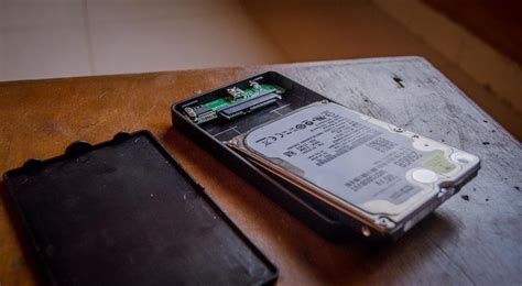 HOW TO CONVERT YOUR OLD HARD DISK INTO AN EXTERNAL HARD DRIVE