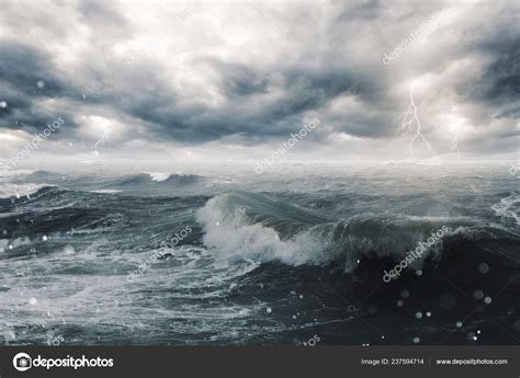 폭풍우 치는 바다와 구름 — 스톡 사진 © Gdolgikh 237594714