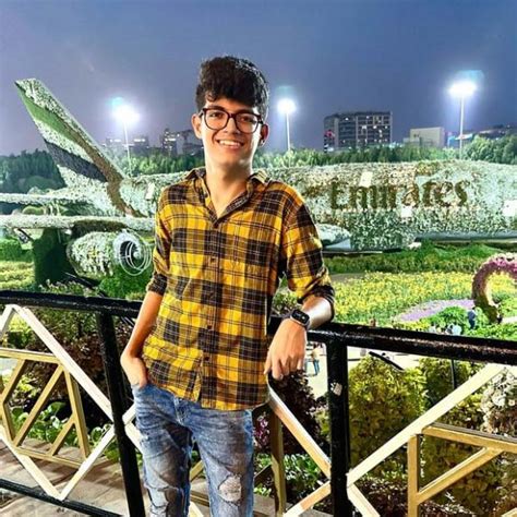 Faizan Khan Meet Actor Faizan Khan Who Acted With Salman Khan Deepika Padukone And Hrithik