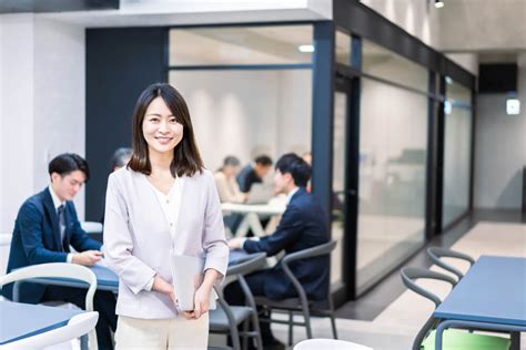 人材派遣とは？メリット・デメリット、人材紹介・業務委託との違いをわかりやすく説明｜人材派遣・紹介のフルキャストホールディングス