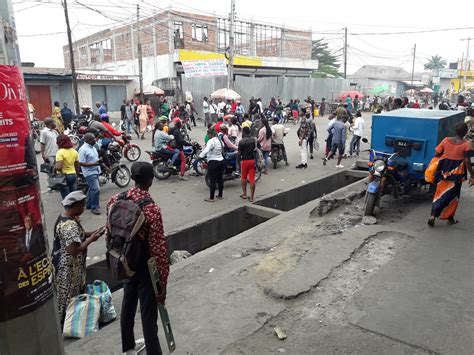 Rdc Kinshasa Se Réveille Sans Taxi — Infoscd