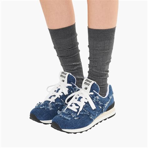 錢包快準備好！miu Miu X New Balance 再次推出聯名鞋款，前衛中又帶點辣 The Femin