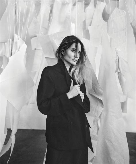 სტრესის ფონზე დამბლა დამემართა ანჯელინა ჯოლის თქმით აპირებს უარი თქვას მსახიობობაზე და