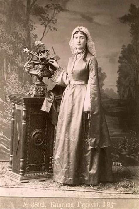თავადის ქალი გურიელი ნაციონალურ კოსტიუმში 1870 წელი გურიის მოამბე