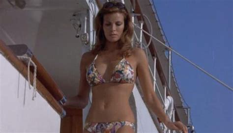 Hot Sexy Dyan Cannon Bikini Pics