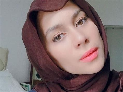 Curhat Sedih Aktris Malaysia Yang Bikin Heboh Karena Cerai Keempat Kalinya