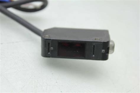 3 Keyence Pz M63 Square Retro Reflective Sensor M12 Connector 0 1 1 5m Red Led Used Motion