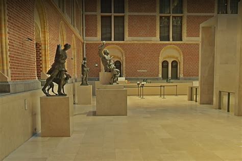 12 ცნობილი მუზეუმი რომლებიც ვირტუალურ ტურებს გთავაზობენ At