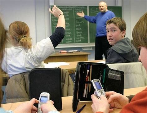 How Do Cell Phones Affect Attention In School Classroom