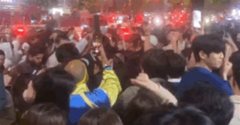 소름끼친다 이태원 핼러윈 참사 현장 구급차 옆 춤추며 떼창