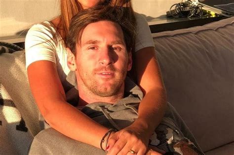 ЕВЕ ЗОШТО МЕСИ НЕ ГИ ГУШКА ЖЕНИТЕ Има многу важна причина