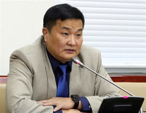 Ж Сүхбаатар Засгийн газар хоёр гуравдугаар сард маш амаргүй нөхцөл