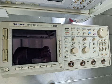 Tektronix Tds 784d 전자 테스트 장비 판매 가격 293670733에 사용됨 Cae에서 구매
