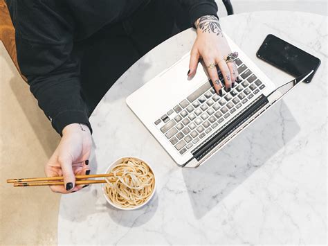 How To Deep Clean Your Computer And Mobile Phone Women Love Tech