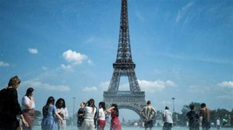 World Leaders Headed To Paris Summit In Push For Global Debt Climate