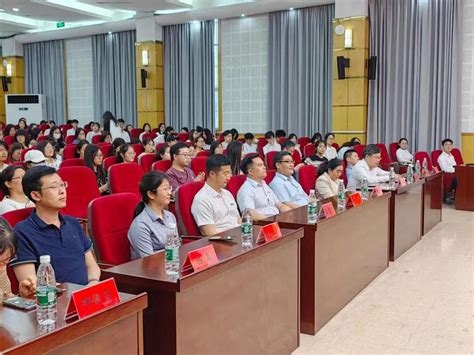（院系）商学院举办2022 2023学年第二学期表彰大会暨“榜样的力量”故事分享会 宿迁学院