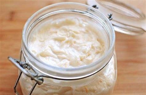 მომზდეთ საშინაო კრემი საკუთარი ხელით ის შეამცირებს ნაოჭებსა და ლაქებს დაუბრუნებს კანს სიმტკიცეს