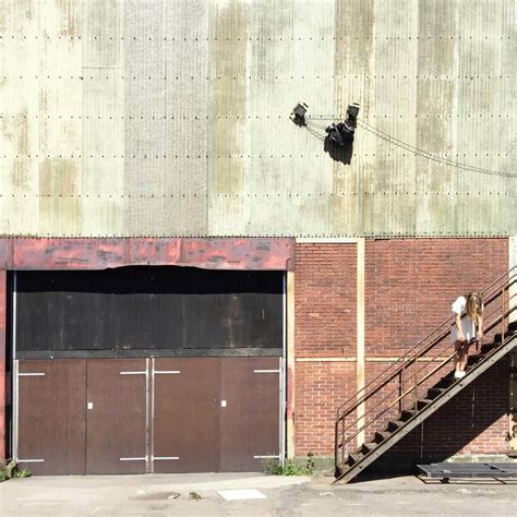 How Karen Vikke Takes Great Urban Iphone Photos