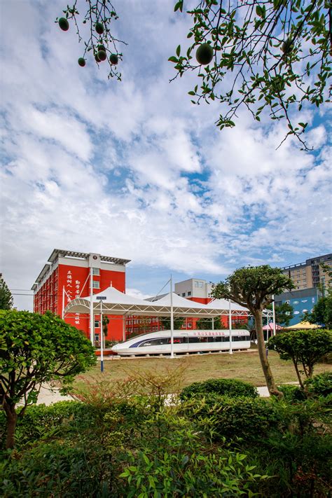 第5页 校园景色 校园风光 学校概况 普通文章 周口交通技师学院