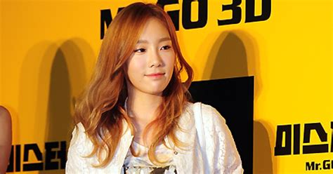 [md포토] 태연 아찔한 초미니로 각선미 발산