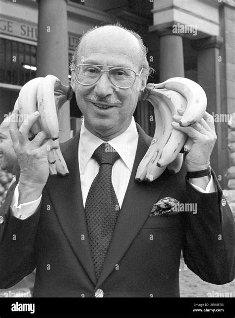 London Uk September 1974 Entertainer Songwriter Sammy Cahn In London File Photo © Paul Smith
