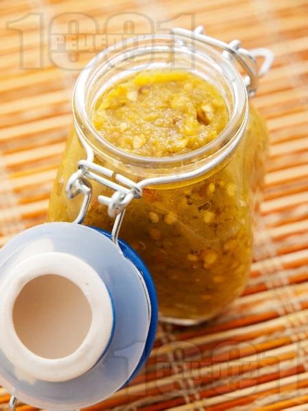 Зимнина лютивка консерва с печени зелени люти чушки оцет захар и