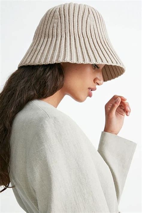 Модные вязаные шапки для осени и зимы 2021 2022 Модные вязаные вещи Вязание детских шапок