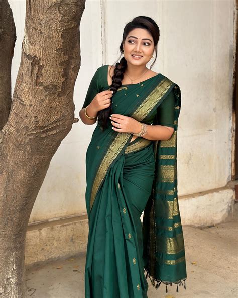 Roja Tv Serial Actress Priyanka Cute Photos In Saree