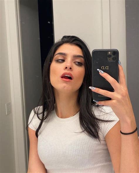 Really Need Dixie Damelio To Make Me Go Bi Right Now Scrolller