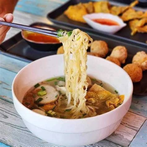 ก๋วยเตี๋ยวลู ก๋วยเตี๋ยวลูกชิ้นแคะเจ๊หลีสำเพ็งลำลูกกาคลอง4