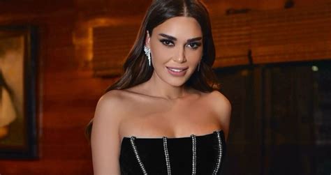 فيديو انتحاري يقتحم المسرح خلال غناء سيرين عبد النور الكتائب