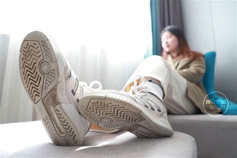 Yuming Media 양말과 발 사진 2022 No004 V2ph