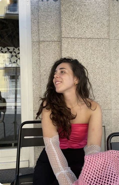 Carolina Coelho Medium