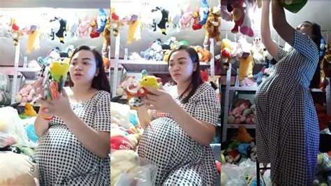 Bumil Live Hamil Bulan Masih Aktif Dengan Mainan Karakter Youtube
