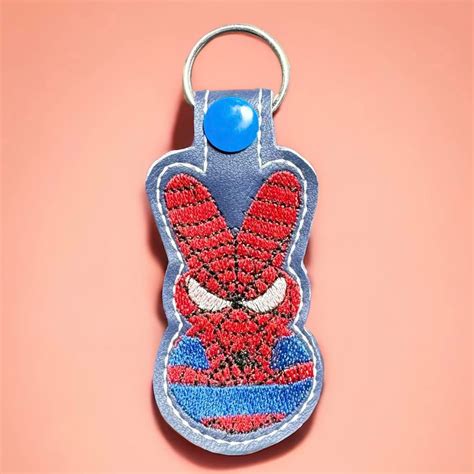Ith Digital Embroidery Pattern For Spiderman Peep Snap Tab Key Chain
