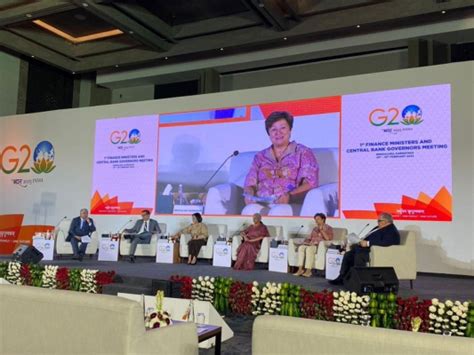 ОУВС виртуал валютыг хууль ёсны мөнгөн тэмдэгтээр хүлээн зөвшөөрөхгүй байхыг улс орнуудад