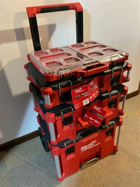 MILWAUKEE PACKOUT Rolling Modular Stackable Tool Box Local