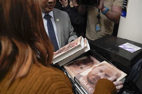 哈里表明永不会迁返英 回忆录惹争议近6成半人反感 星岛加拿大都市网 多伦多