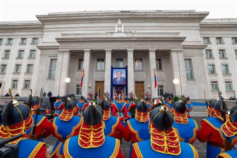 Монгол Улсын анхны Ерөнхийлөгч Пунсалмаагийн Очирбат агсанд хүндэтгэл