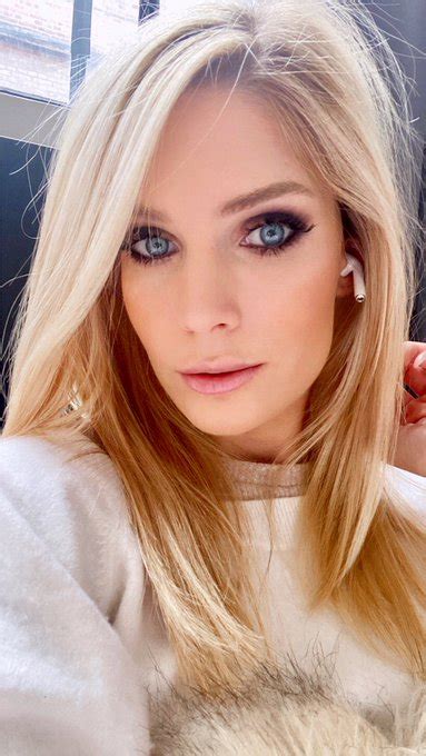 Tw Pornstars Candee Licious The Most Liked Pictures And Videos From Twitter For All Time Page