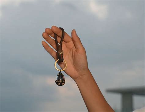 Donha Egg Tiny Yet Functional Meditation Watch Helps You Relax