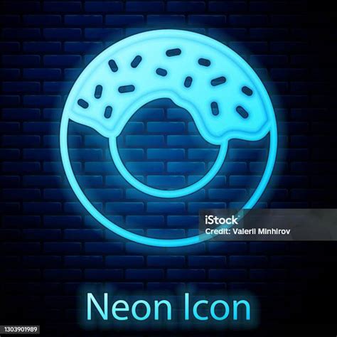 벽돌 벽 배경에 고립 된 달콤한 유약 아이콘과 빛나는 네온 도넛 벡터 귀여운에 대한 스톡 벡터 아트 및 기타 이미지 귀여운 다중 색상 달콤한 음식 Istock