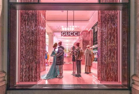 7 types of retail window displays creative ideas for store designers