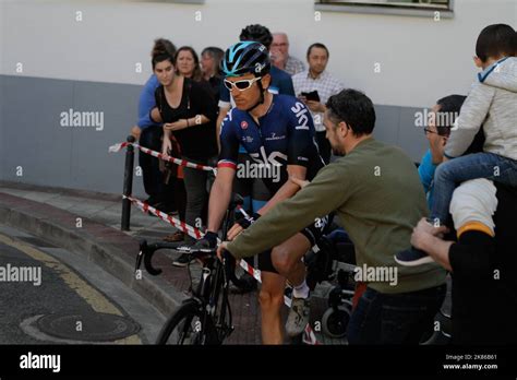 A katusha rider misses the sharp corner and GBâs Geraint Thomas