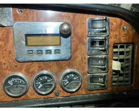 Peterbilt 379 Dash Assembly In Sioux Falls Sd 25612174
