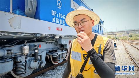 重庆北站：高温下坚守的铁路调车员