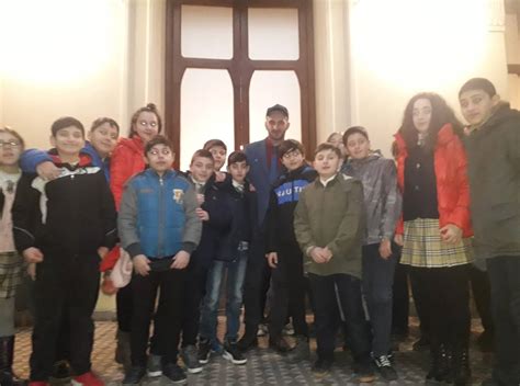 სკოლა ლიცეუმი “ცოდნას” მეექვსე კლასის მოსწავლეები ეროვნულ ბიბლიოთეკაში იმყოფებოდნენ